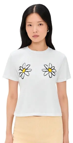SUNNY SOMEWHERE Daisy Graphic Tee