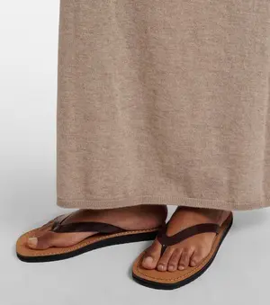 THE ROW City Leather Thong Sandals - Burgundy