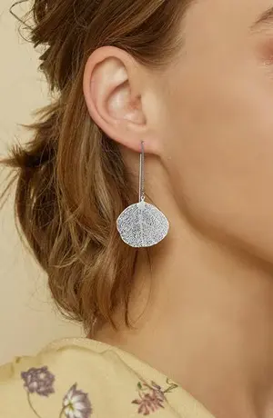 BEARFRUIT JEWELRY Sienna Leaf Disc Threader Earrings - Silver
