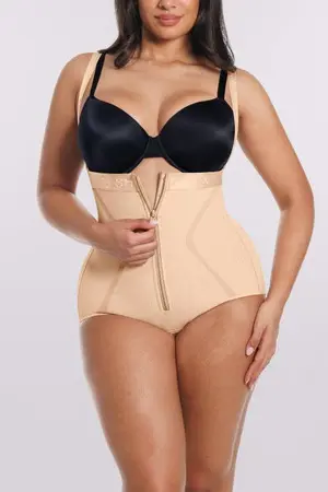 SHAPELLX Curve Code Airy Comfy Smoothing Brief - Beige