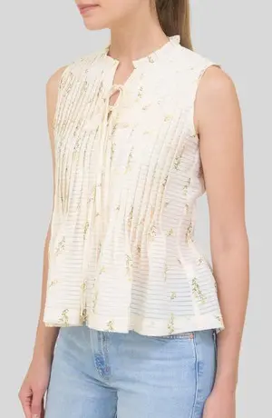 ZOE AND CLAIRE Floral Pleated Top