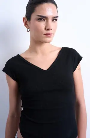 Topshop Ribbed V-neck Crop Top