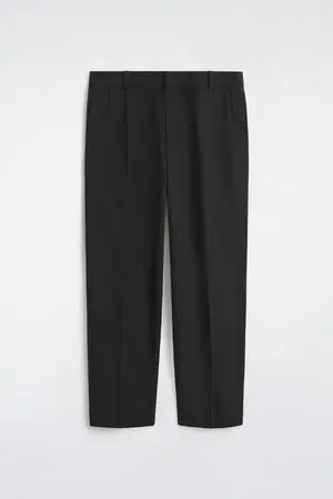 Cos Pleated Relaxed-fit Tapered Pants - Black