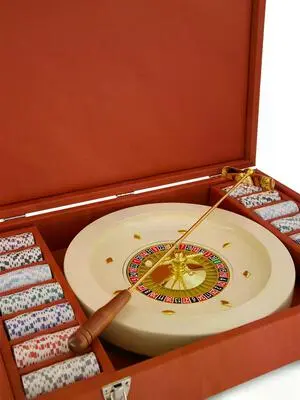 HECTOR SAXE Grained Roulette Set