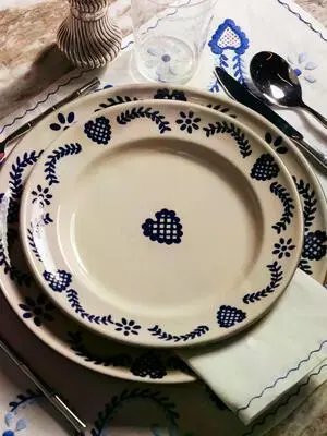 HOUSE OF CAPRICORN Floral-embroidered Placemat Set - Neutrals