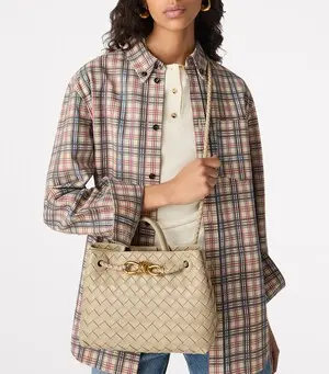 Bottega Veneta Small Andiamo Top-handle Bag - Neutral