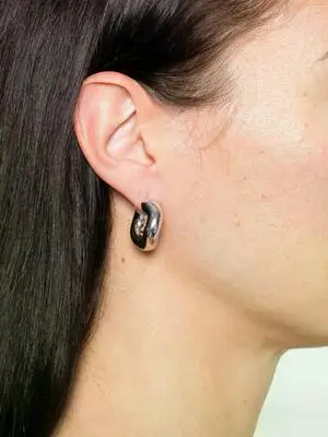 Charlotte Chesnais Wave Blow Huggie Earrings - Silver