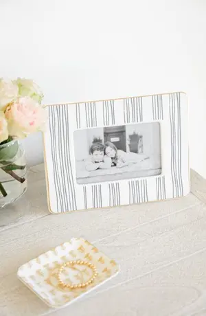 SUGAR PAPER Stripe Ceramic 4 X 6-inch Picture Frame