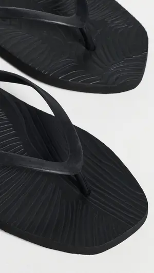 VELOUR Tapered Flip Flops - Black