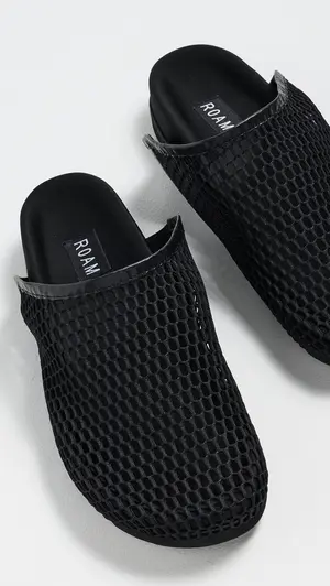 ROAM Mesh Clogs - Black