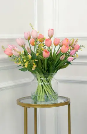MARK ROBERTS Tulip Jar - Pink