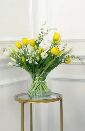 MARK ROBERTS Tulip Jar - Yellow