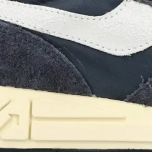 AUTRY Leather Low-top Sneakers - Navy