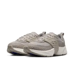 JORDAN Trunner O/s Athletic Shoes - Grey