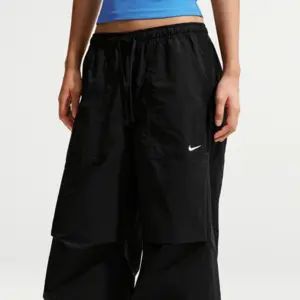 Nike Sportswear Loose Mid-rise Structured Pants
