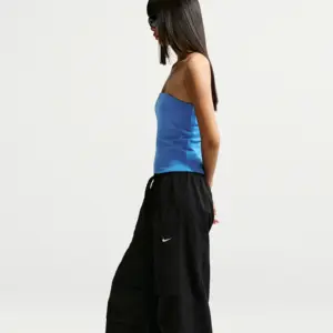 Nike Sportswear Loose Mid-rise Structured Pants
