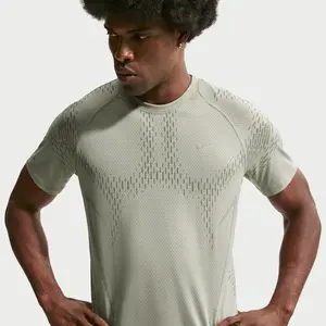 Nike Stride Plus Dri-fit Adv Short-sleeve Running Top - Green