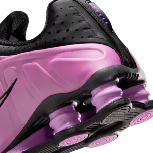 Nike Shox R4 Sneakers - Black