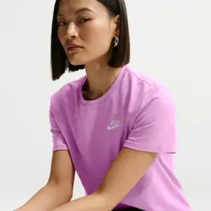 Nike Club Essentials T-shirt - Purple
