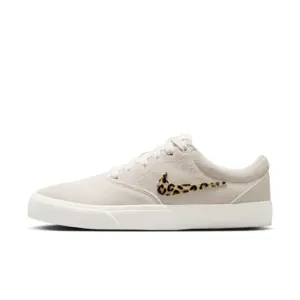 Nike Charge Suede Se Low-top Sneakers - Grey