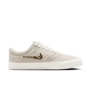 Nike Charge Suede Se Low-top Sneakers - Grey