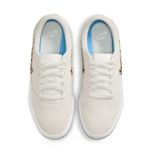 Nike Charge Suede Se Low-top Sneakers - Grey