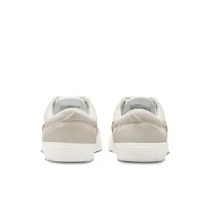 Nike Charge Suede Se Low-top Sneakers - Grey