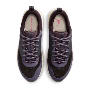 JORDAN Trunner Sneakers - Red