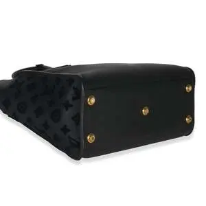 LOUIS VUITTON Onthego Mm - Black