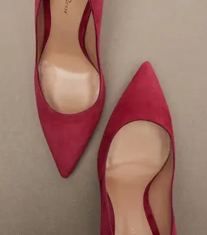 GIANVITO ROSSI Suede Pumps