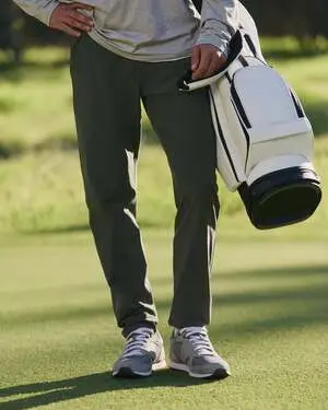 Vuori Aim Trouser Athletic Slim Fit 32 River Rock