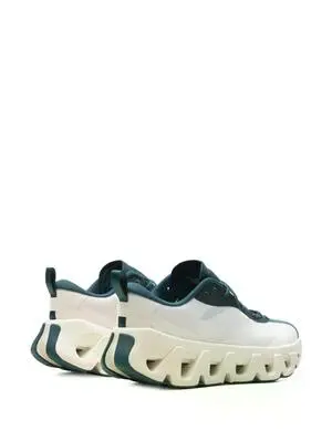 On K-tech 1 Tofu/moss Green Sneakers