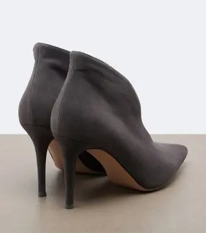 GIANVITO ROSSI Vania Suede Pointed Toe Pumps - Grey