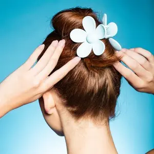 GIMME BEAUTY Flower Claw Clip Duo