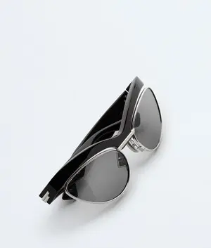 Bottega Veneta Duo Angle Cat Eye Sunglasses - Black/grey
