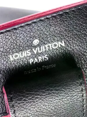 LOUIS VUITTON Lockme Leather Bucket Bag - Black