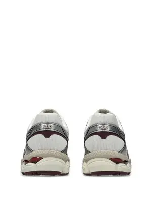 Asics Gel-cumulus 16 Sneakers - White