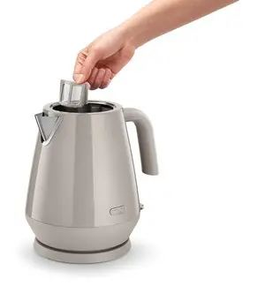 DE'LONGHI Eclettica Kettle - Beige