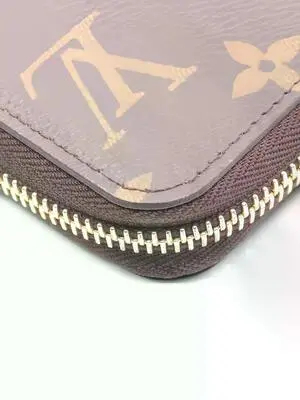 LOUIS VUITTON 2010s Monogram Zip-around Wallet