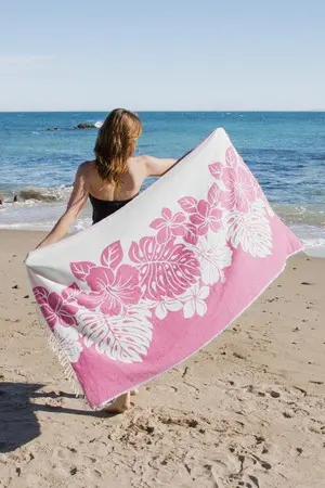 INFUSEZEN Hibiscus Flower Sand Resistant Organic Turkish Towel - Pink