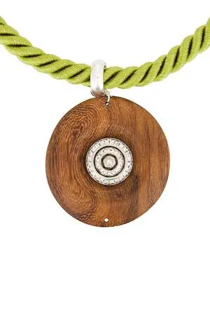 Timeless Pearly Pendant Necklace
