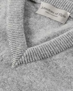 Johnstons Of Elgin Rory Classic Cashmere V-neck Jumper