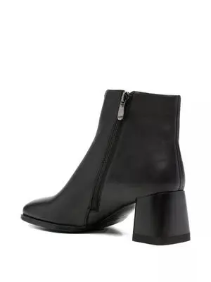 LINDA BAUMANN Square-toe Boots