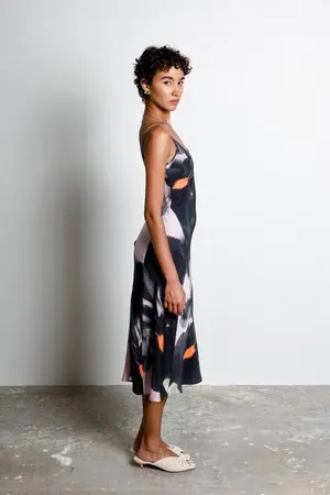 UNTITLED IN MOTION Noir Print Midi Slipdress
