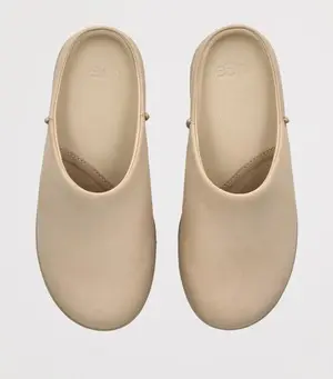 UGG Suede Otzo Clogs - Beige