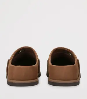 UGG Suede Otzo Clogs - Brown