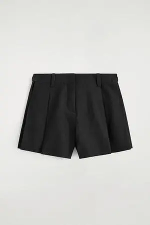 Cos Pleated Belted Linen Shorts - Black