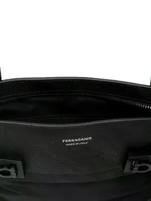 FERRAGAMO Logo-detail Messenger Bag - Black