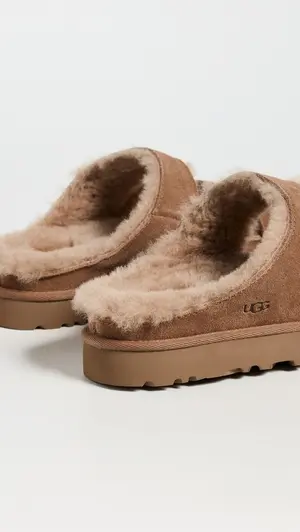 UGG Greenport Cross Strap Slides - Chestnut