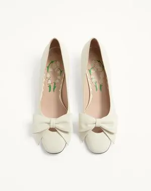 Valentino Garavani Bowow Kidskin Pumps - Ivory